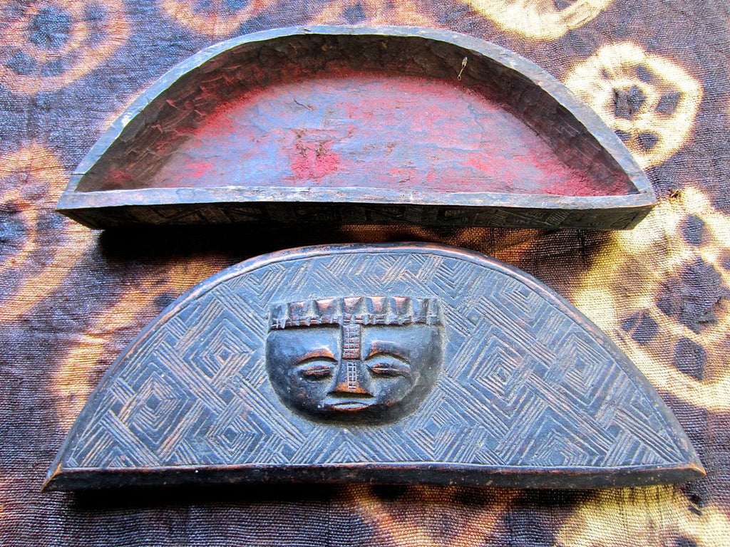 Vintage BaKuba Incised Crescent Box – Deborah Garner Collection